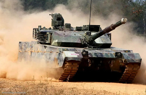 中國VT-4坦克首度被炸毀! 泰柬衝突中砲管「沒了」 挨譏有「炸膛隱患」 | 國際 | Newtalk新聞